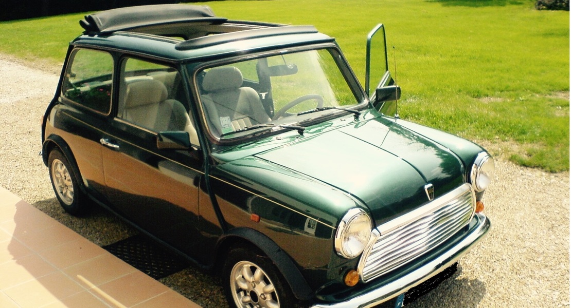 Location de AUSTIN Mini British Open 1994 à Ricaud (771) - Roadstr