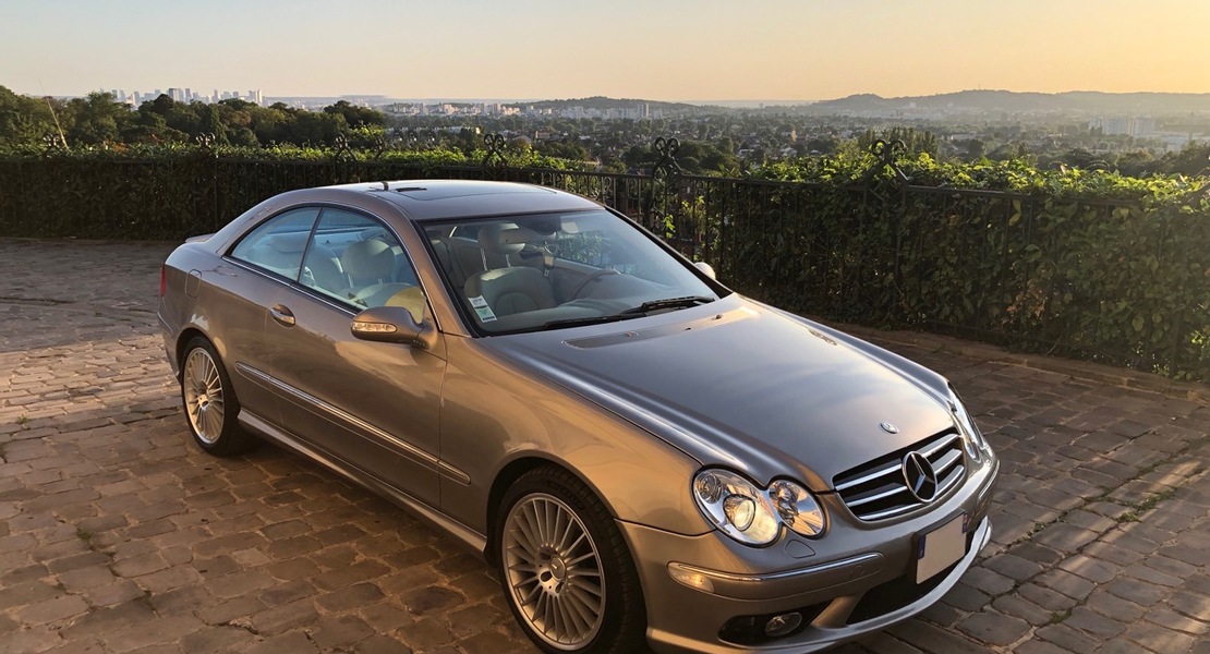 Location de MERCEDES CLK 500 AMG 2003 à Paris (942) - Roadstr